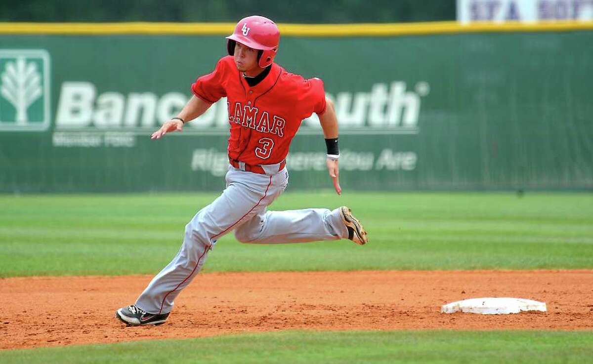 Lamar baseball wins, clinches spot in SLC tourney