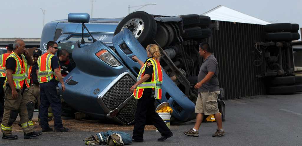 Wreck shuts down highway ramps