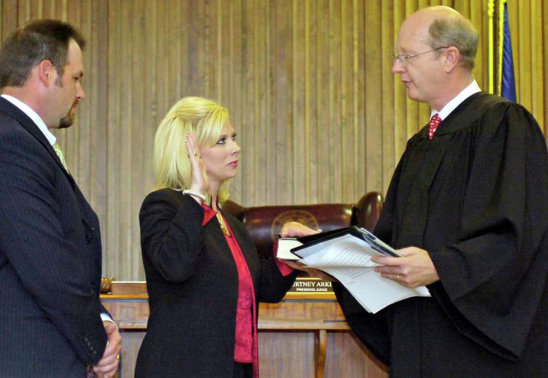 Orange County's first female, Republican judge sworn in