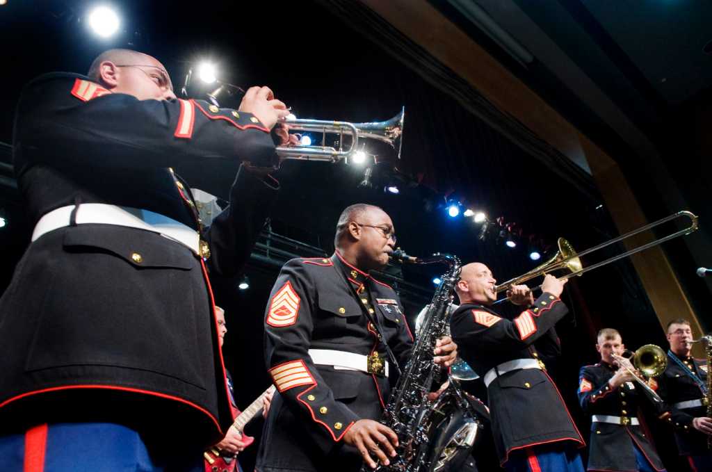 Students thank veterans for their service