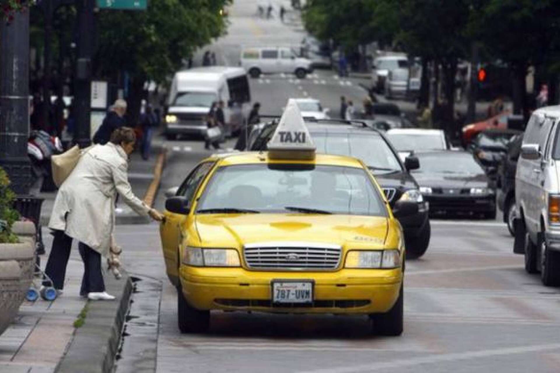Seattle launches late-night taxi stands