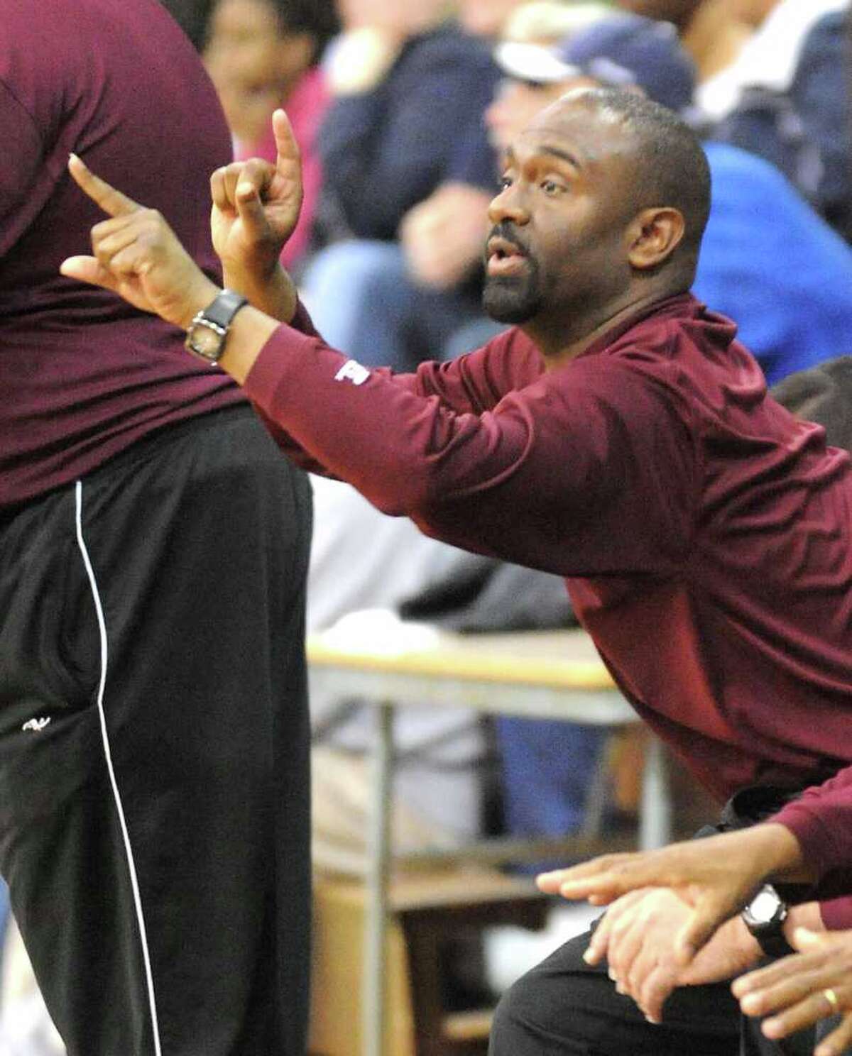 Memorial names Travis Williams head boys basketball coach