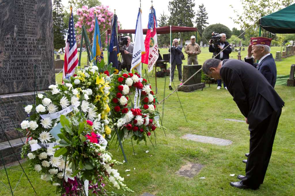 Memorial Day service at Seattle's Lake View Cemetery