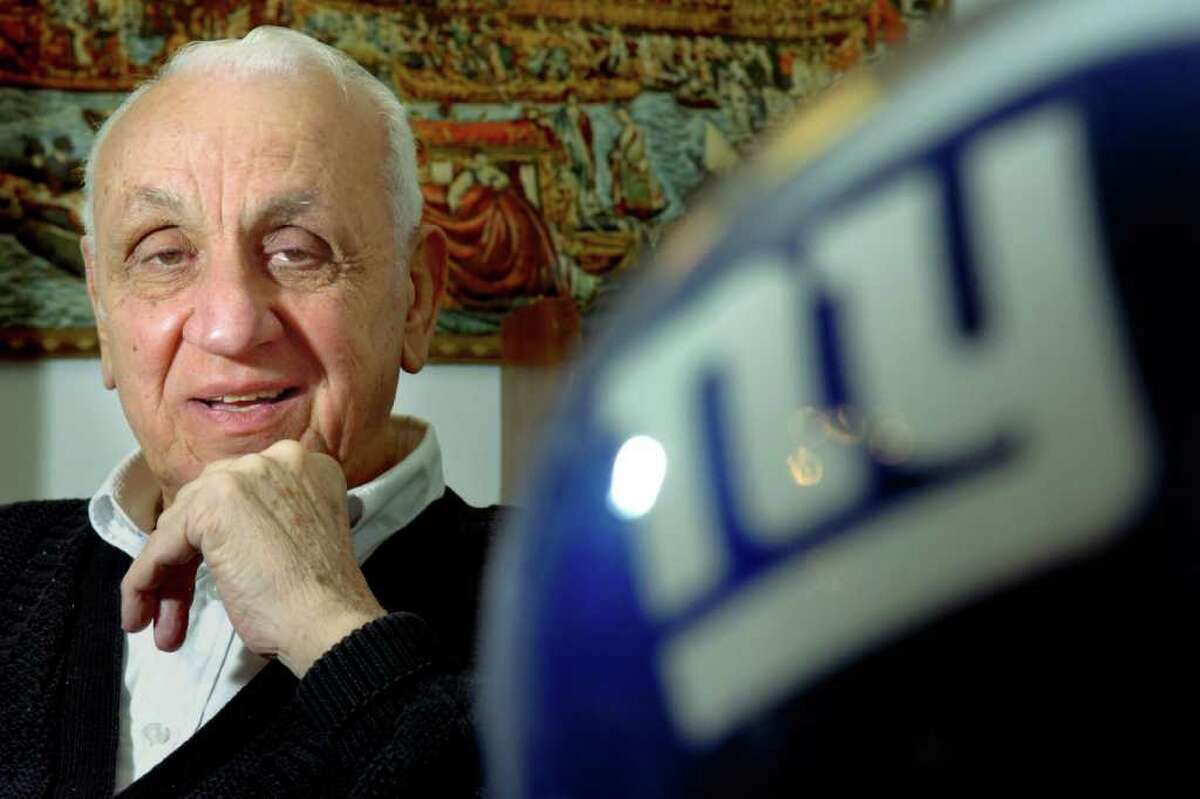 NFL Hall of Famer Andy Robustelli dies at 85