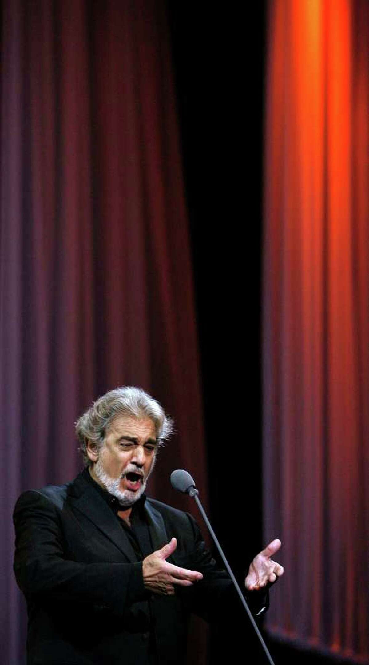 Domingo 'thrilled' about his return visit