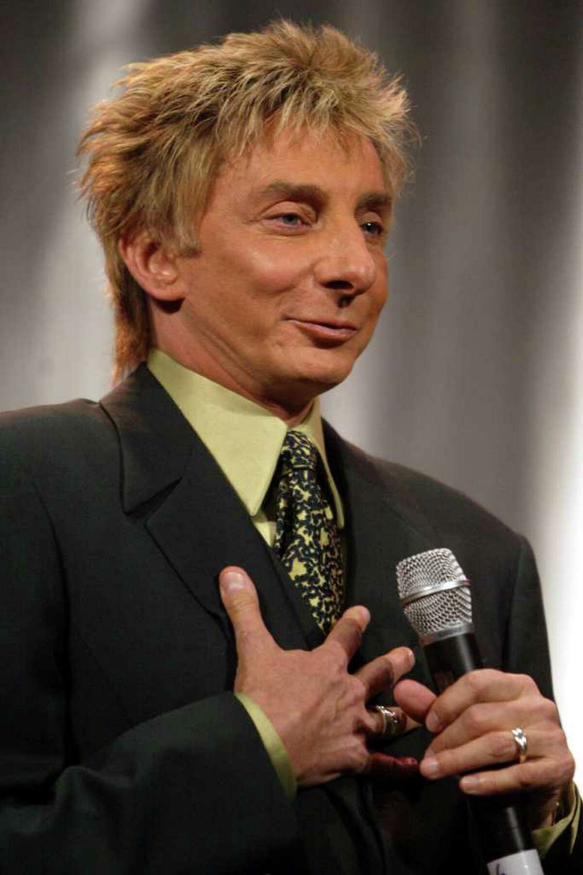 Barry Manilow coming to SPAC