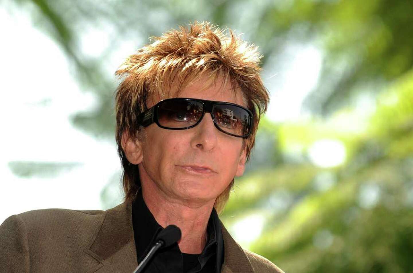 Barry Manilow coming to SPAC