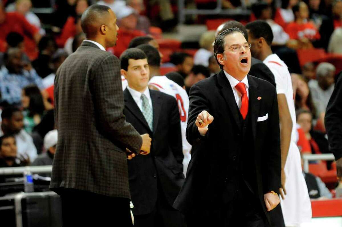 Roccaforte hired at South Florida as assistant coach