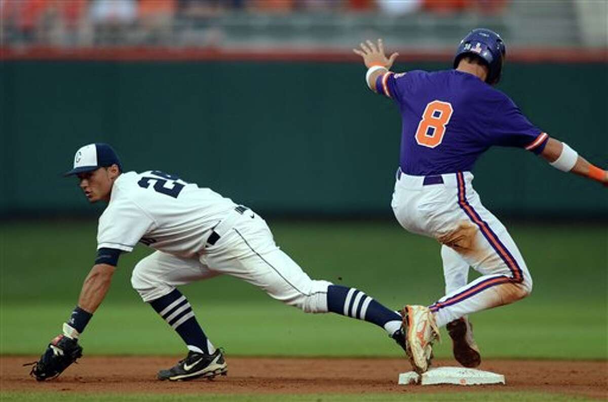 UConn wins twice, stays alive in NCAA Tournament