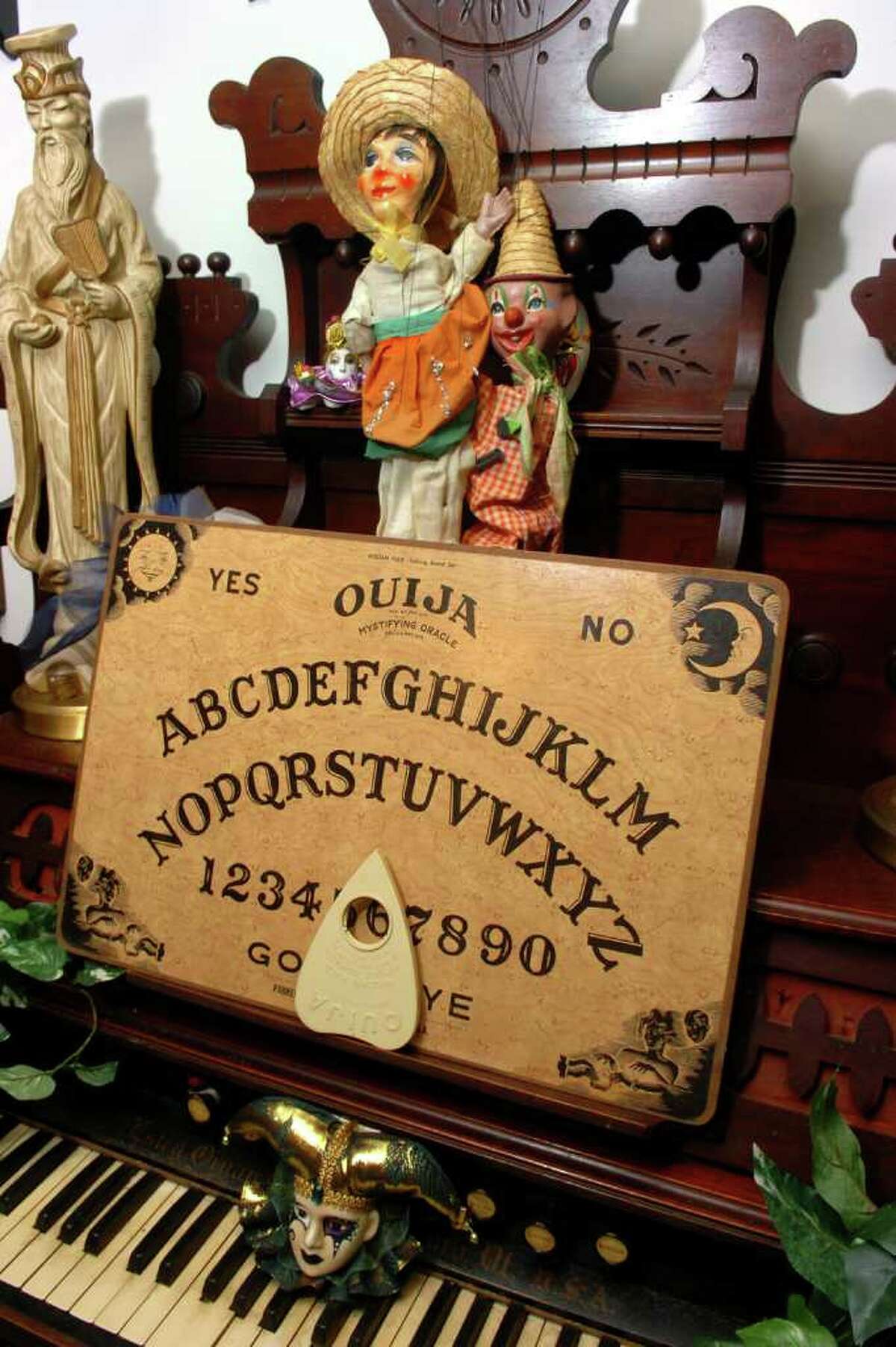 Stratford’s John Zaffis, collector of the creepy, hosts SyFy show