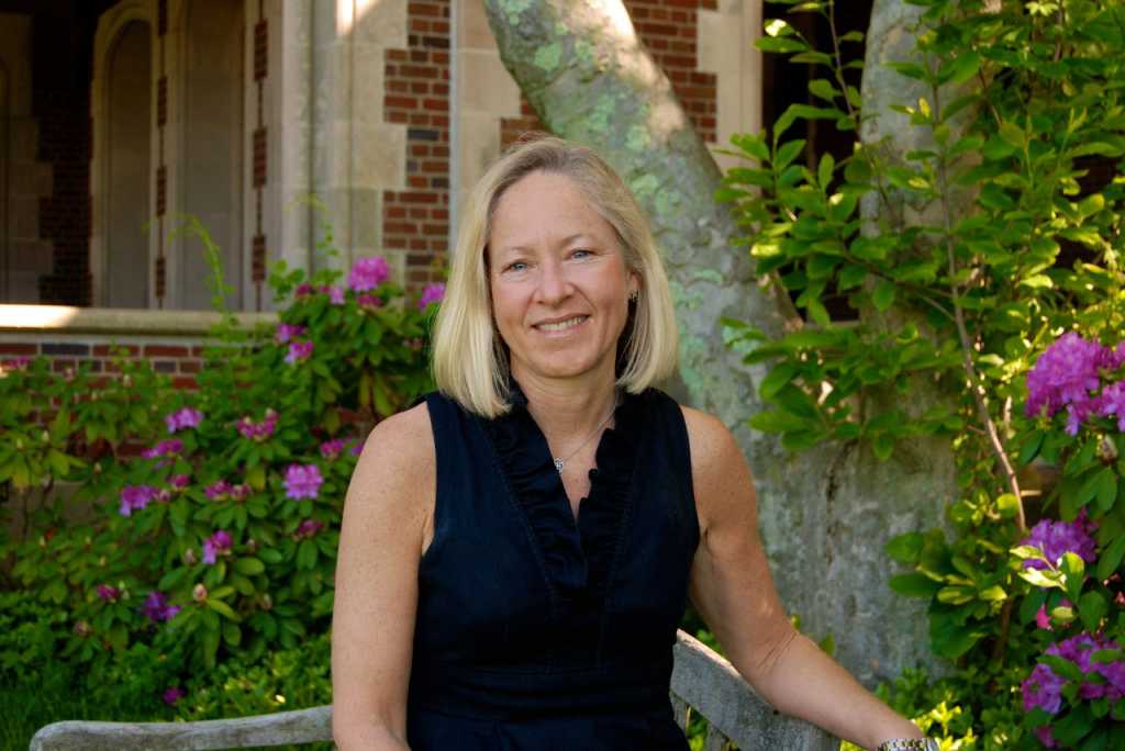 Jennifer Purdy announces town clerk bid