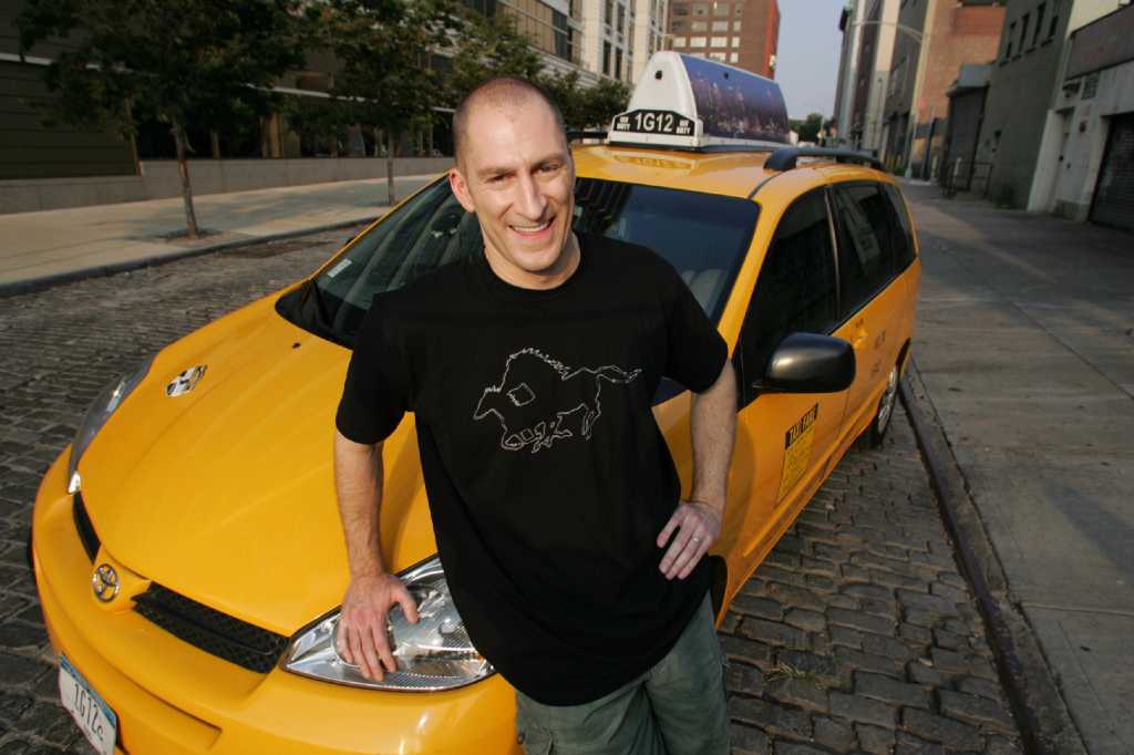 'Cash Cab' host Ben Bailey comes to Mohegan Sun