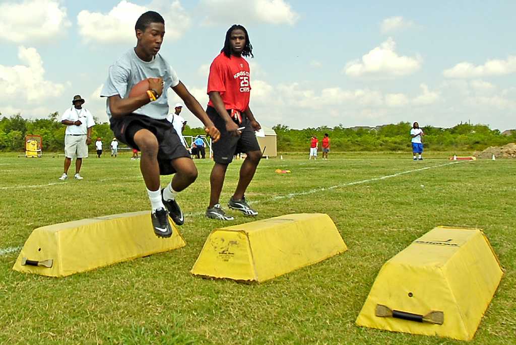 Charles conducts football camp in midst of NFL lockout