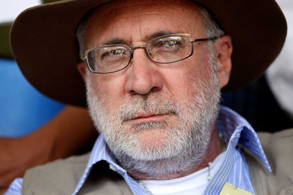 Mexican poet rallies for peace