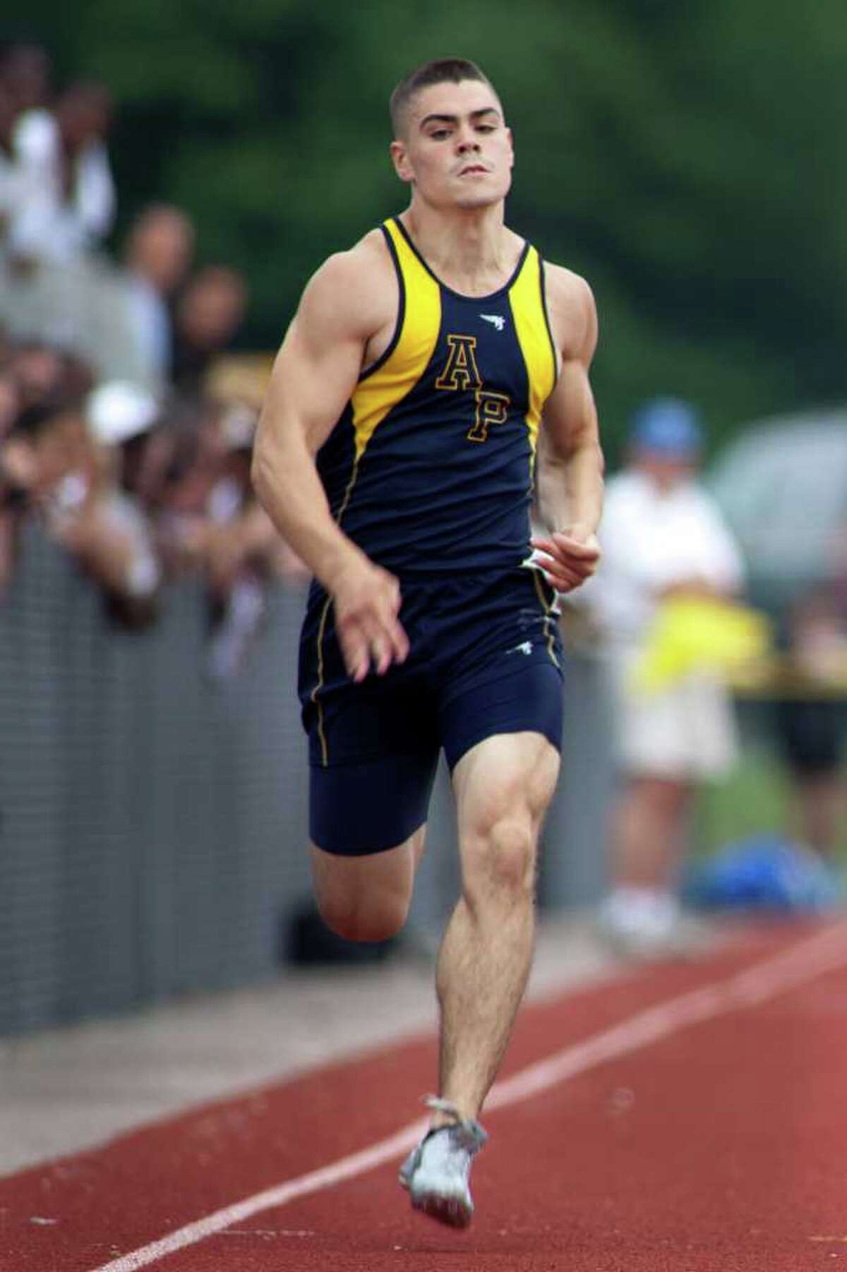 Shaker sets record; others win titles