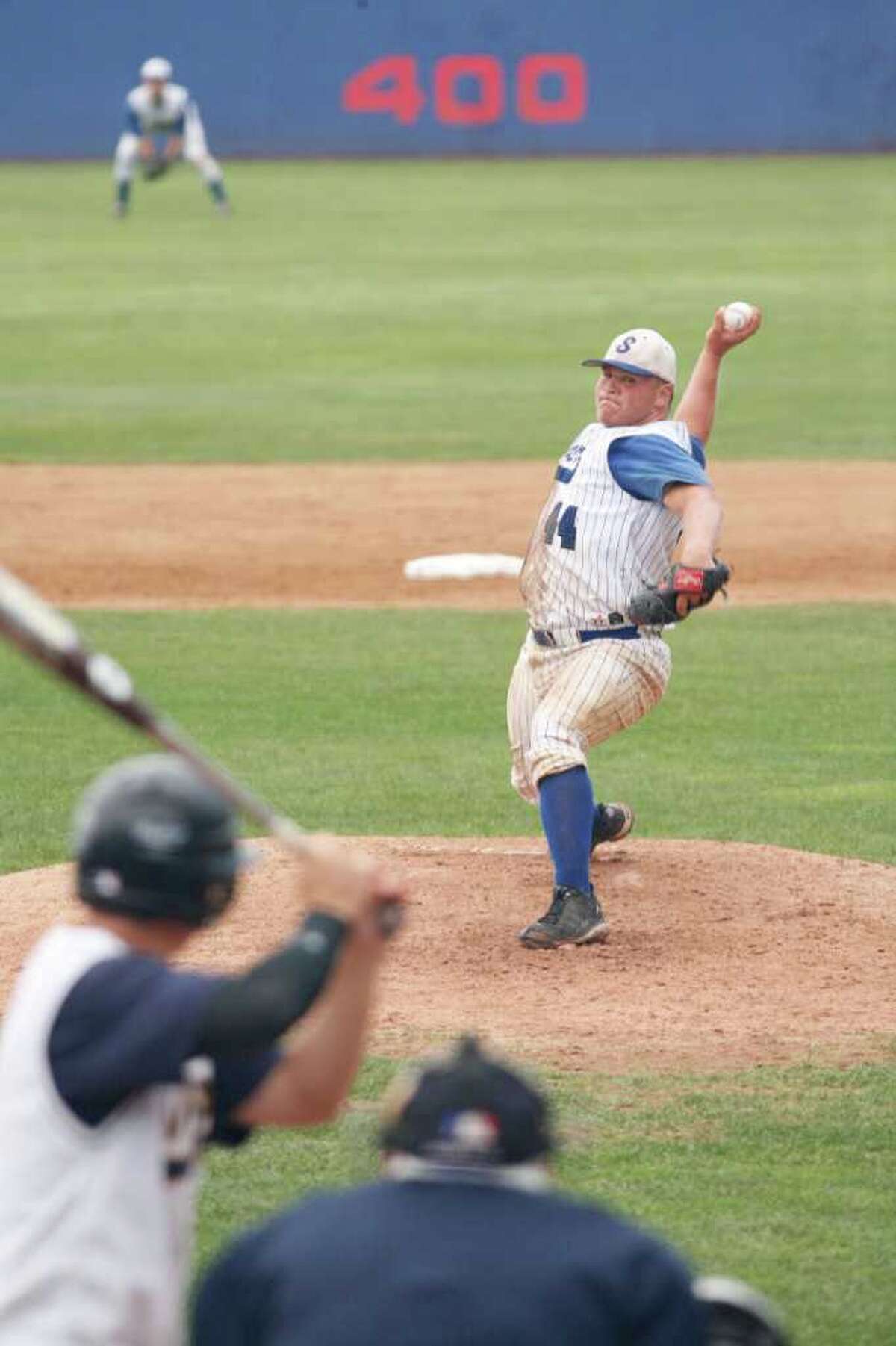 Shaker's bid one hit short