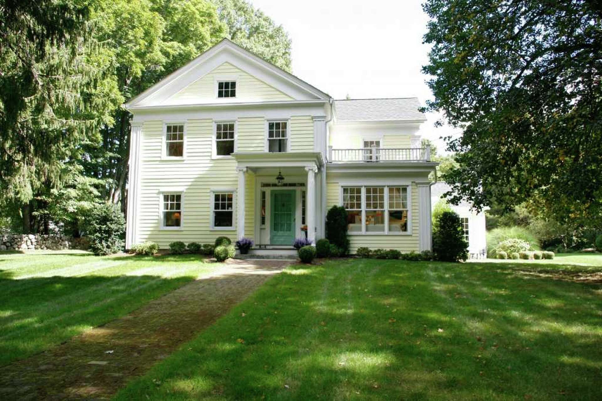 Colonial home filled with charming niches