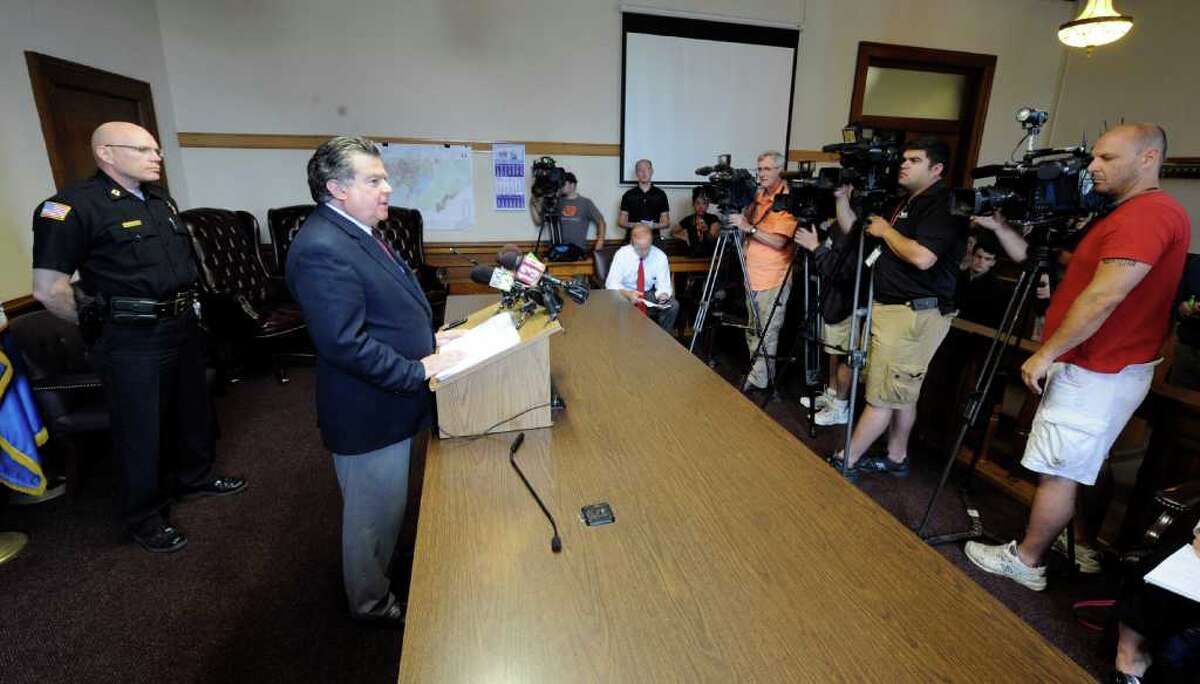 Spa City police chief put on leave in texting case