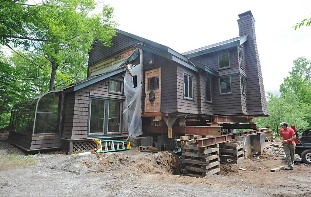 Moving day for a house in peril