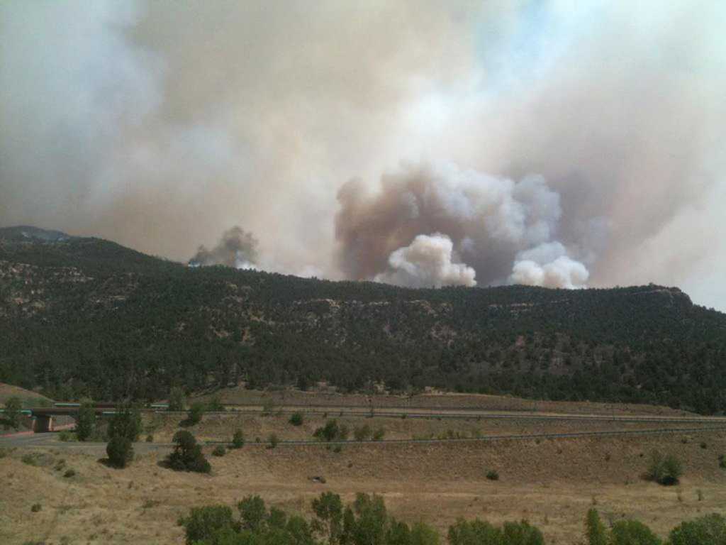 Arizona wildfire nears record size