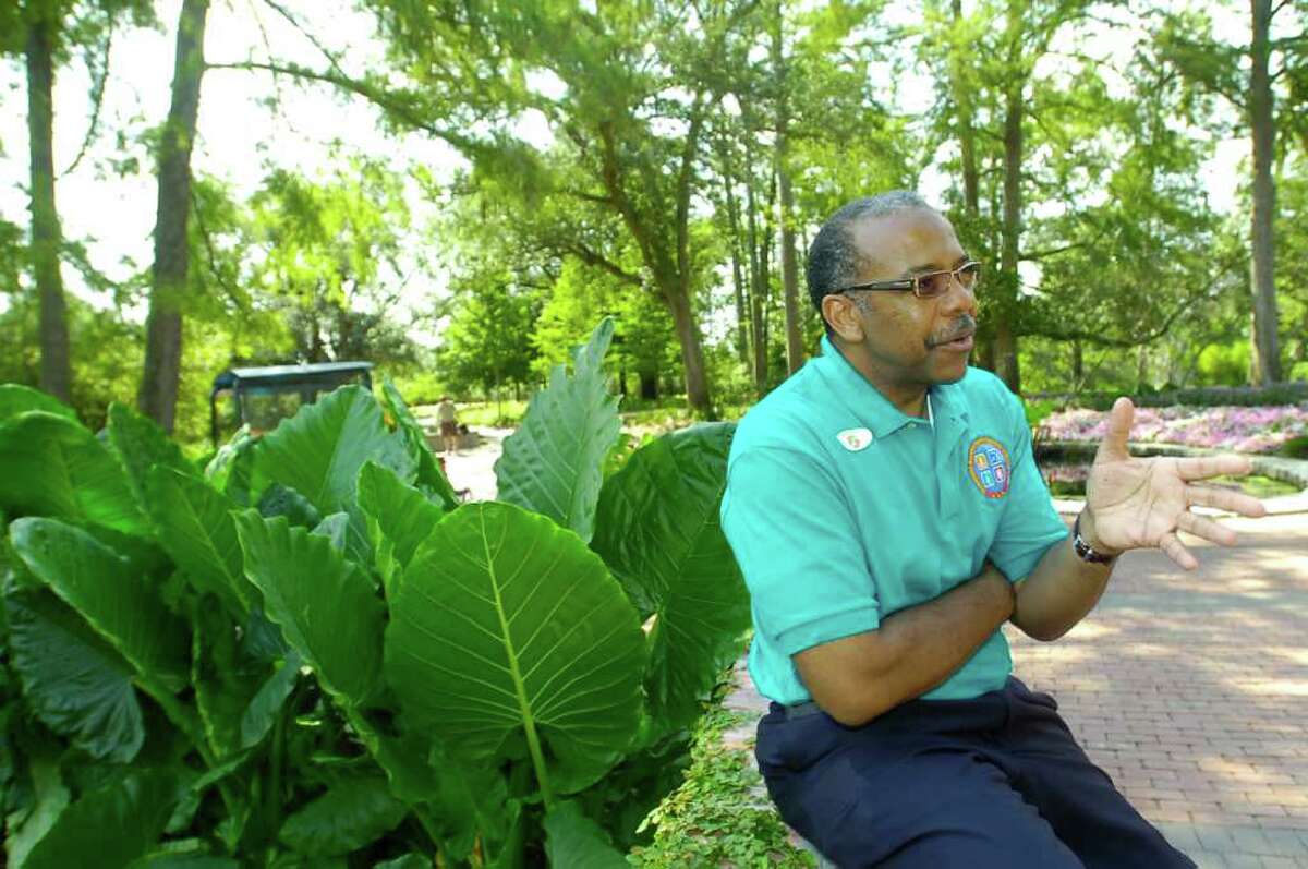 Former astronaut: Despite program's end, continue to reach for stars