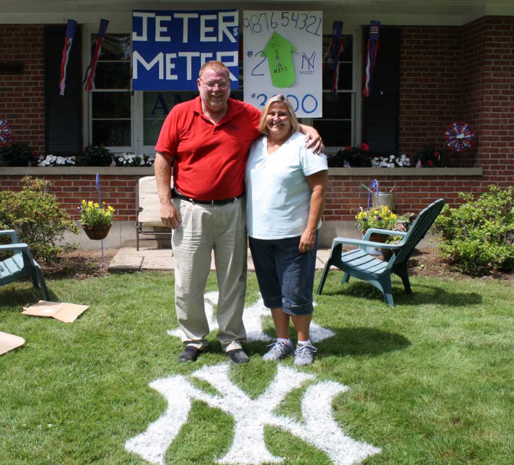 Darien couple tip Yankees' caps to Jeter