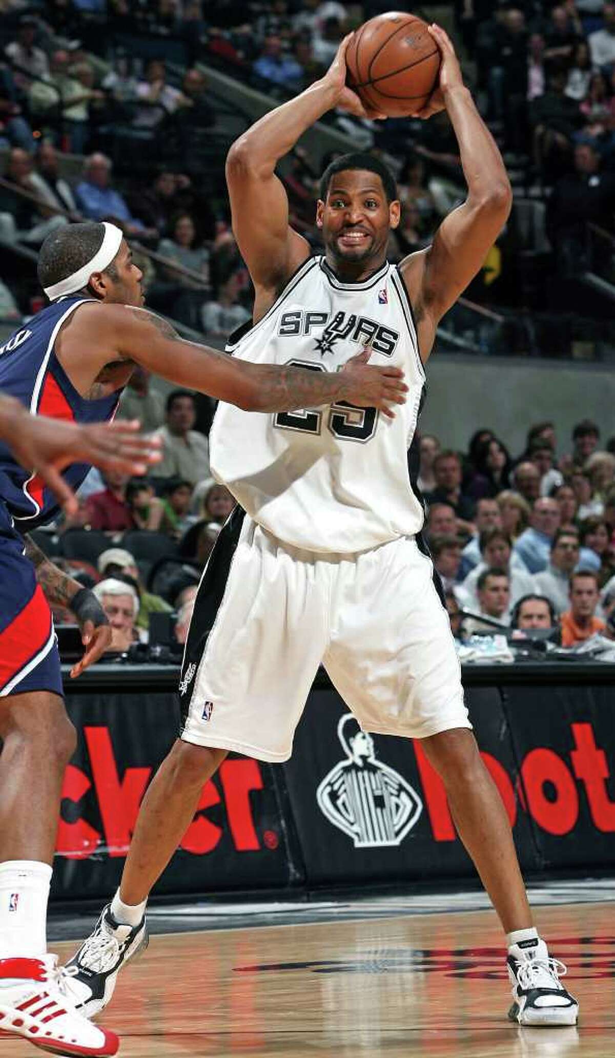 Robert Horry to Spurs fans: 'Be happy' for all those titles