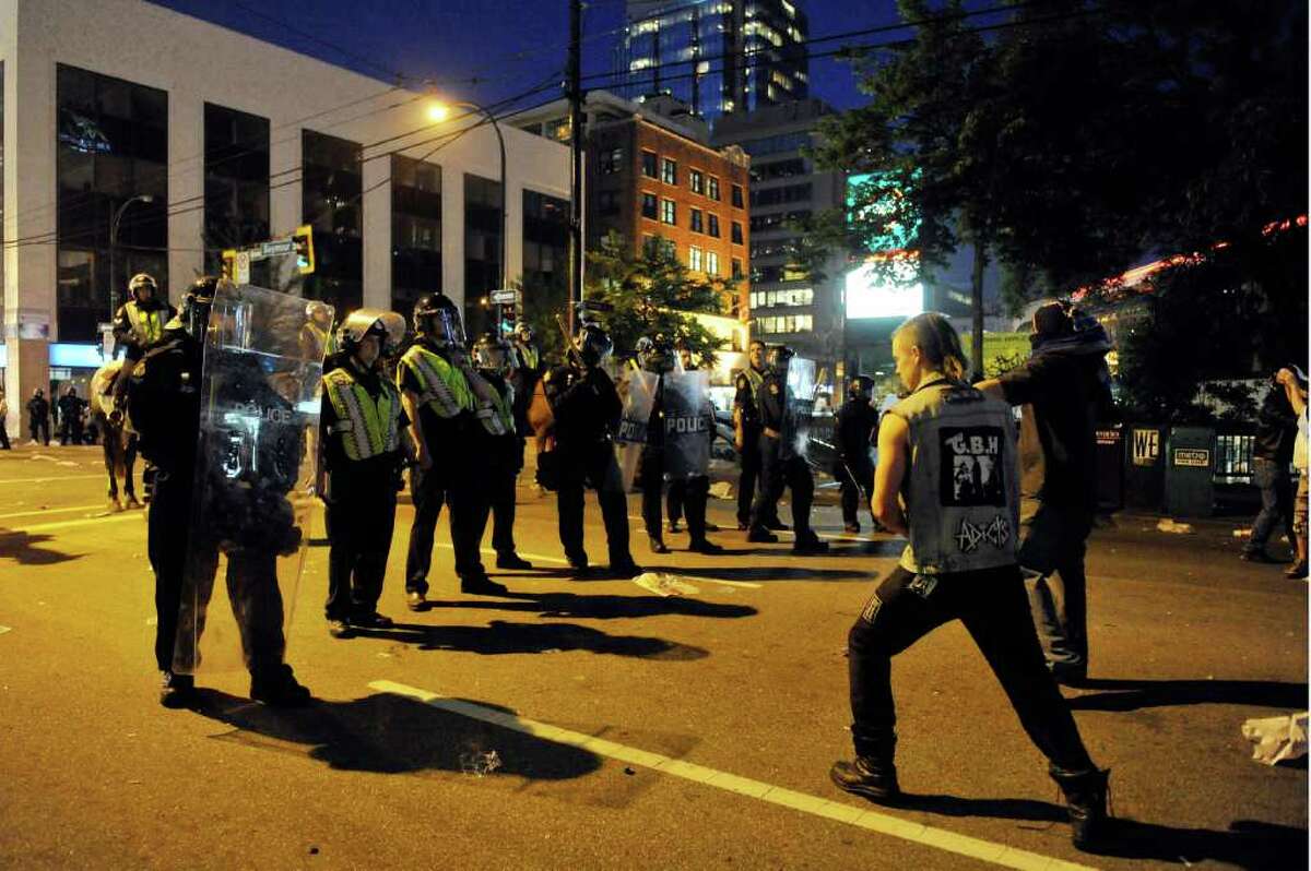 Vancouver rioters prosecuted by the Internet