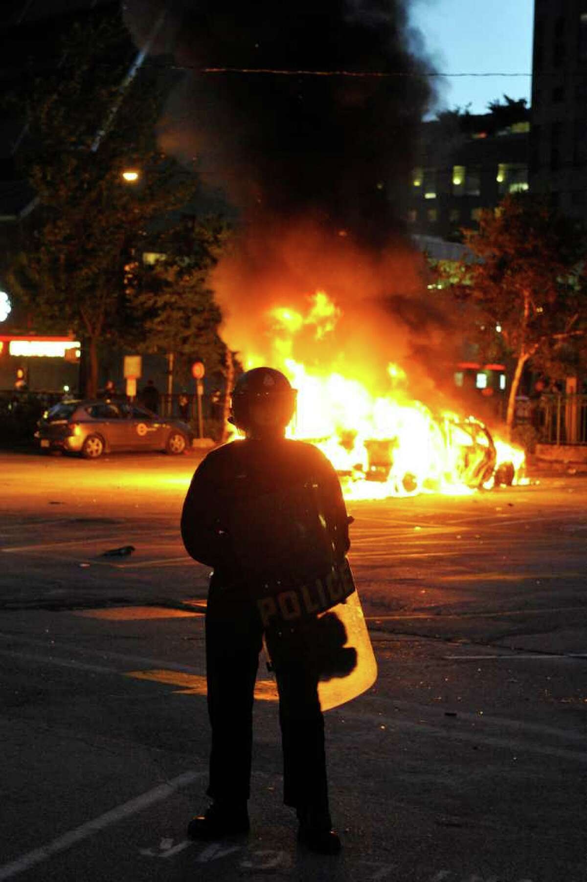Vancouver rioters prosecuted by the Internet