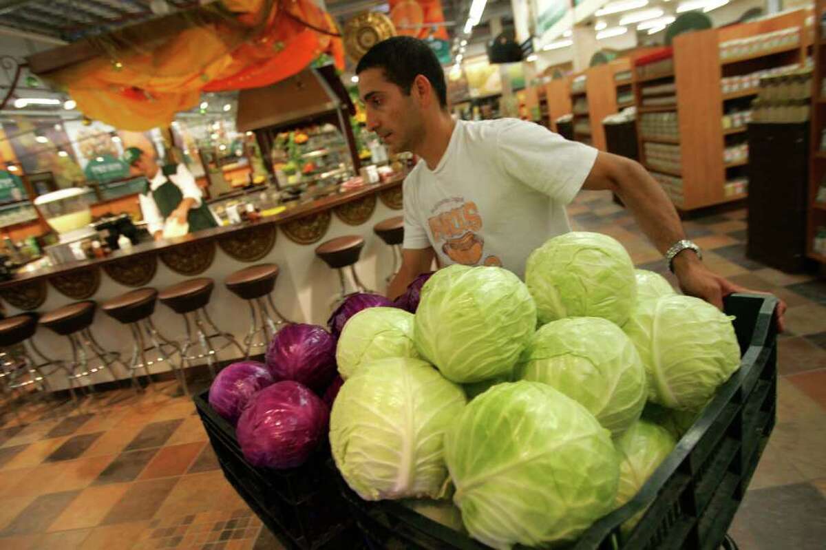 The dirtiest and cleanest fruits and vegetables