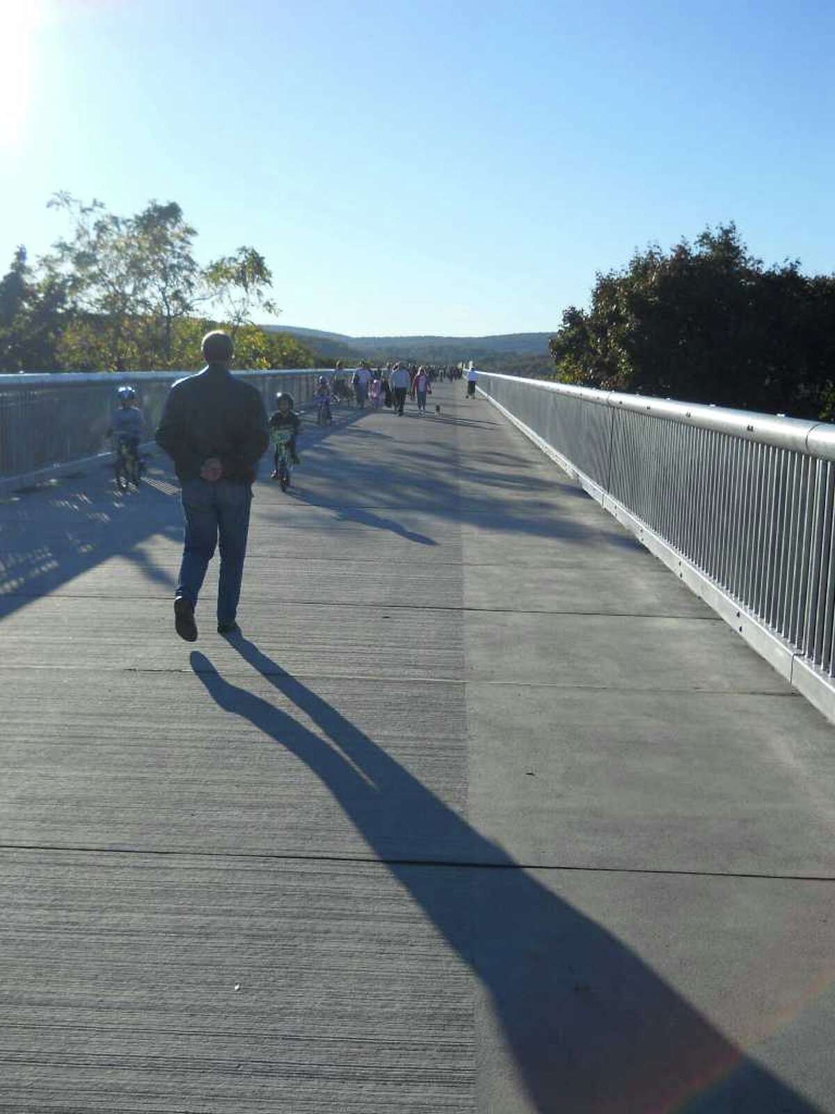 Hudson walkway: From rail to trail