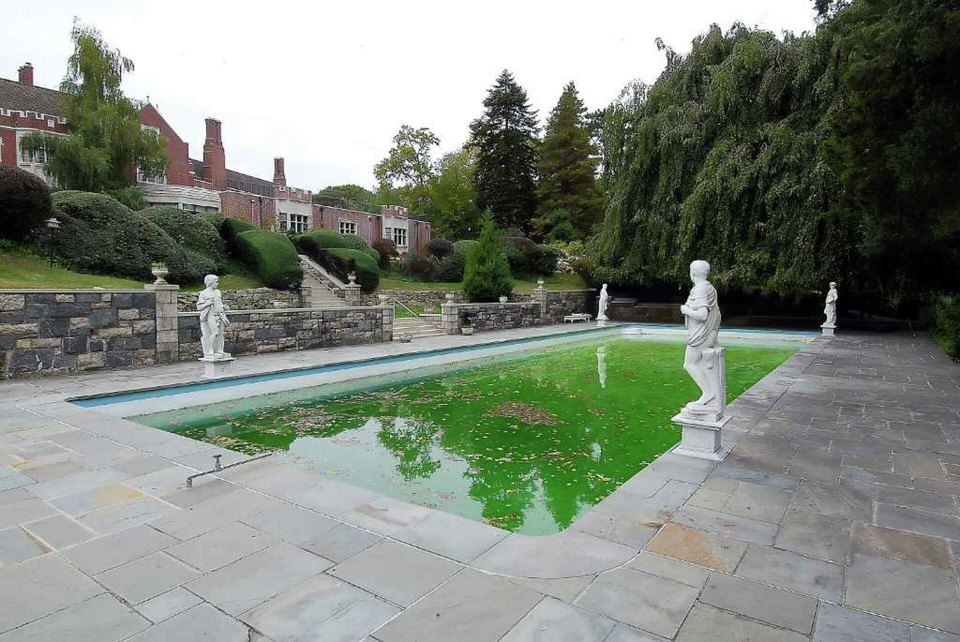 Former Helmsley mansion in Greenwich back on market