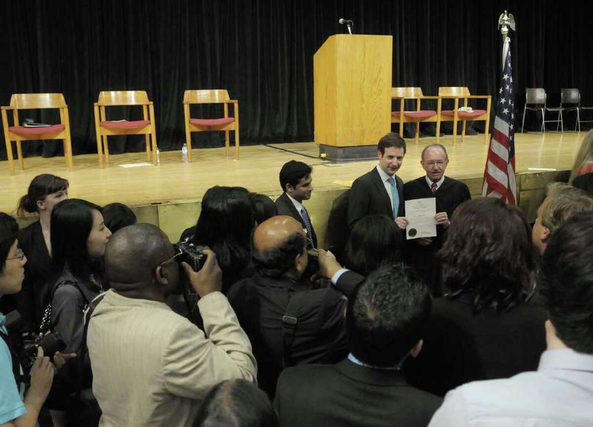 Photos: New lawyers are sworn in