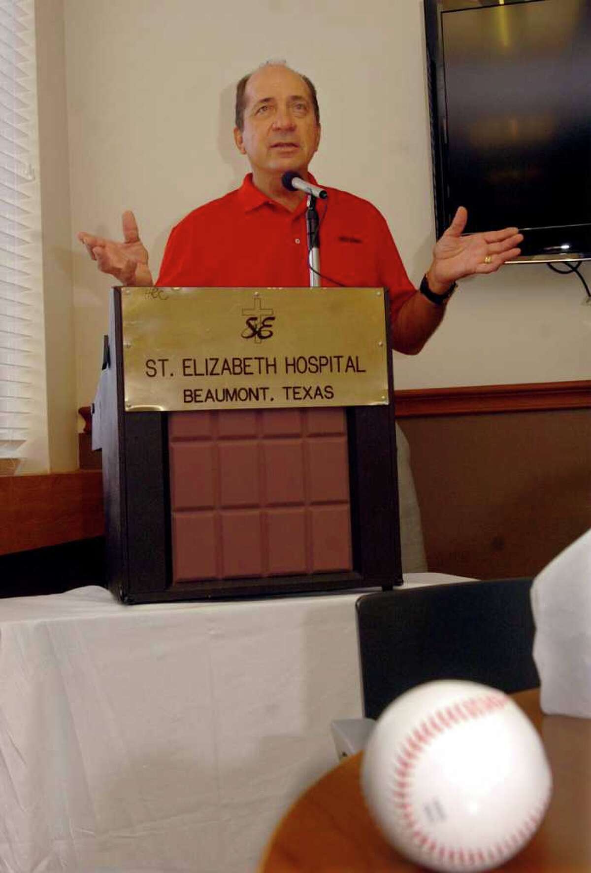 Hall of Fame baseball player Bench praises Bruce
