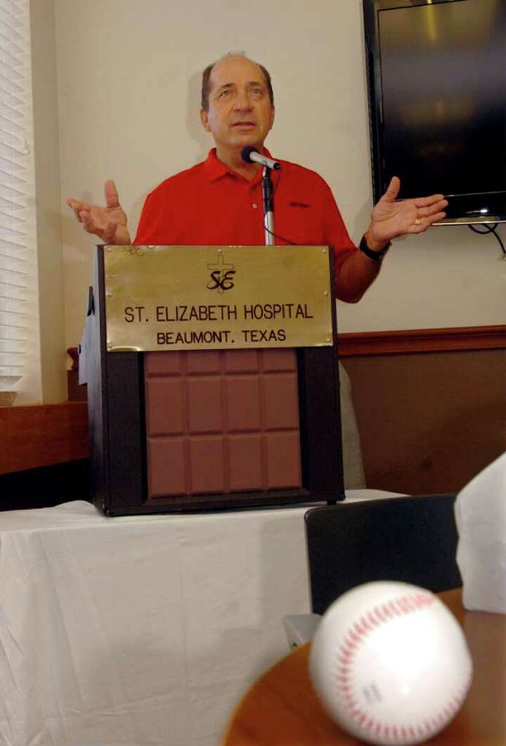 Hall of Fame baseball player Bench praises Bruce