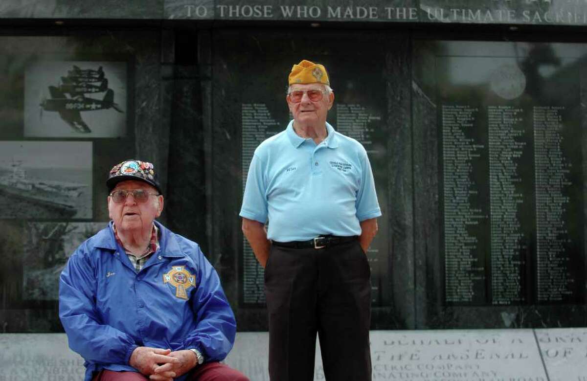 Iraq vet stops in Bridgeport on 7,000 mile hike