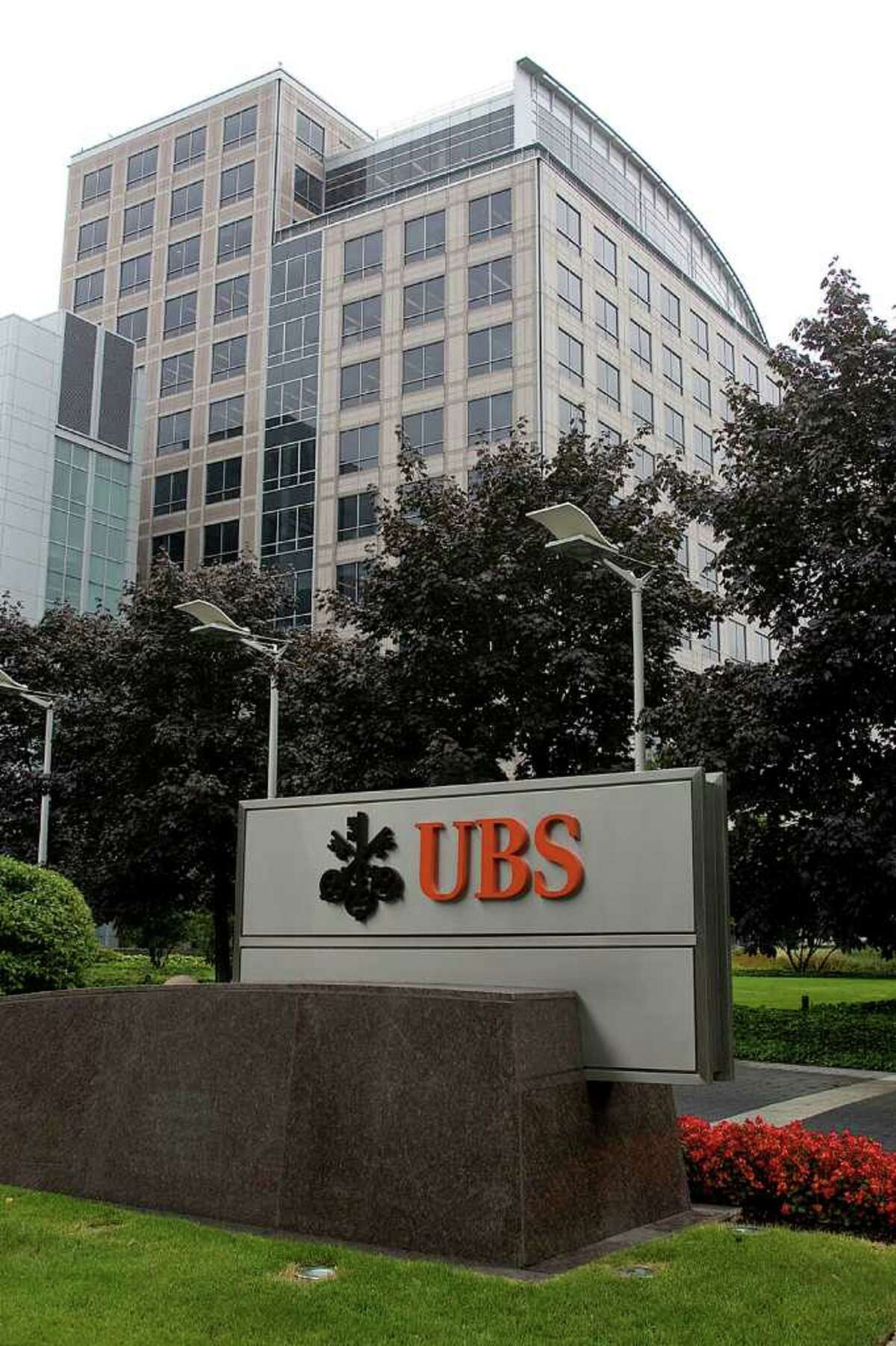 UBS departure rumors raise questions about marketability of complex