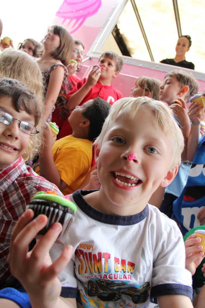 Photos: School wins cupcake contest