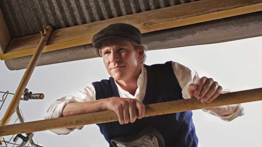 Making another splash: Davis tries his hand at acting