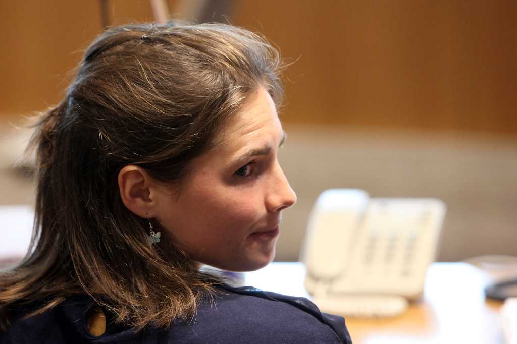 Knox declares innocence; codefendant blames her