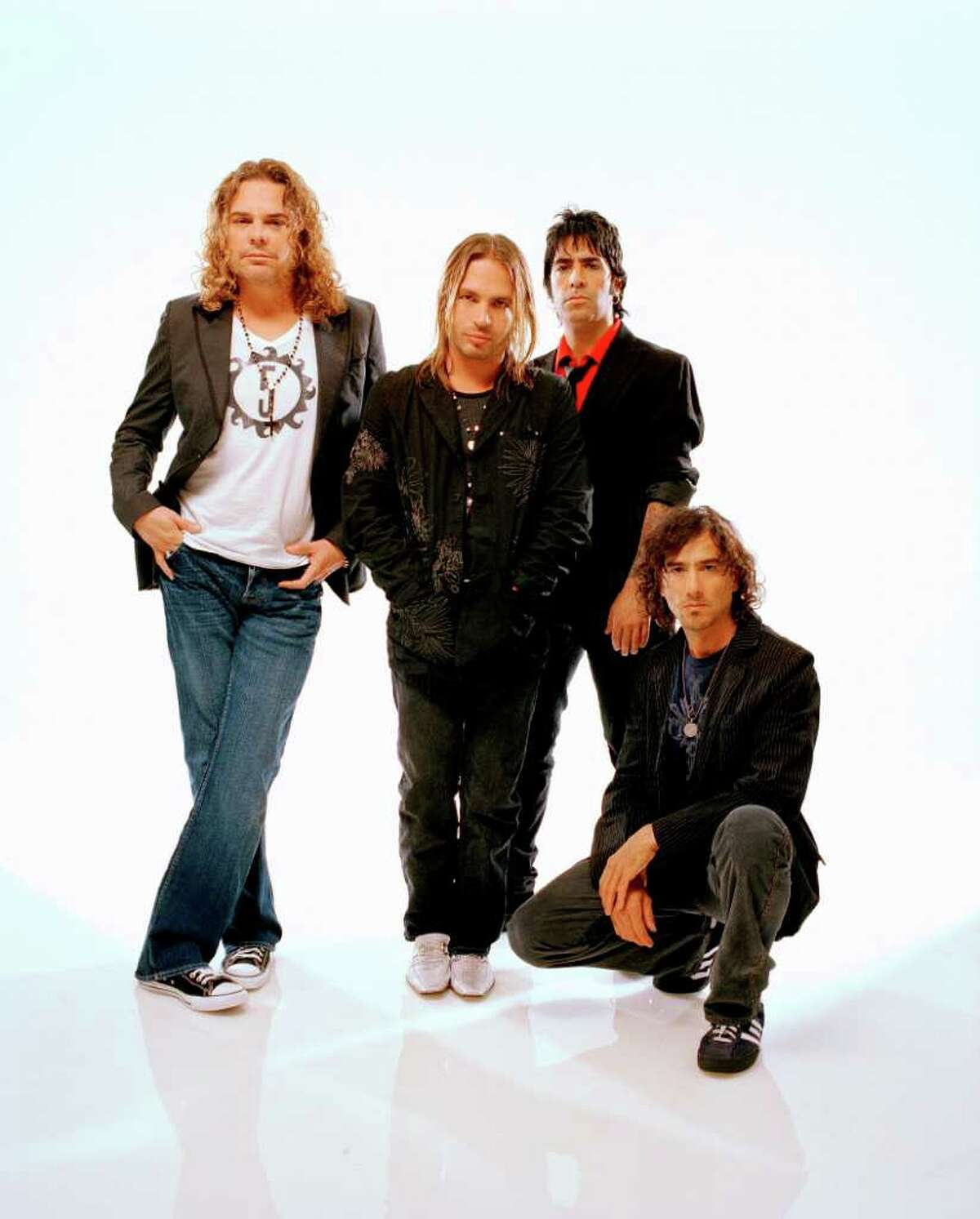 Maná drummer Alex González on the band's evolving legacy and love for ...