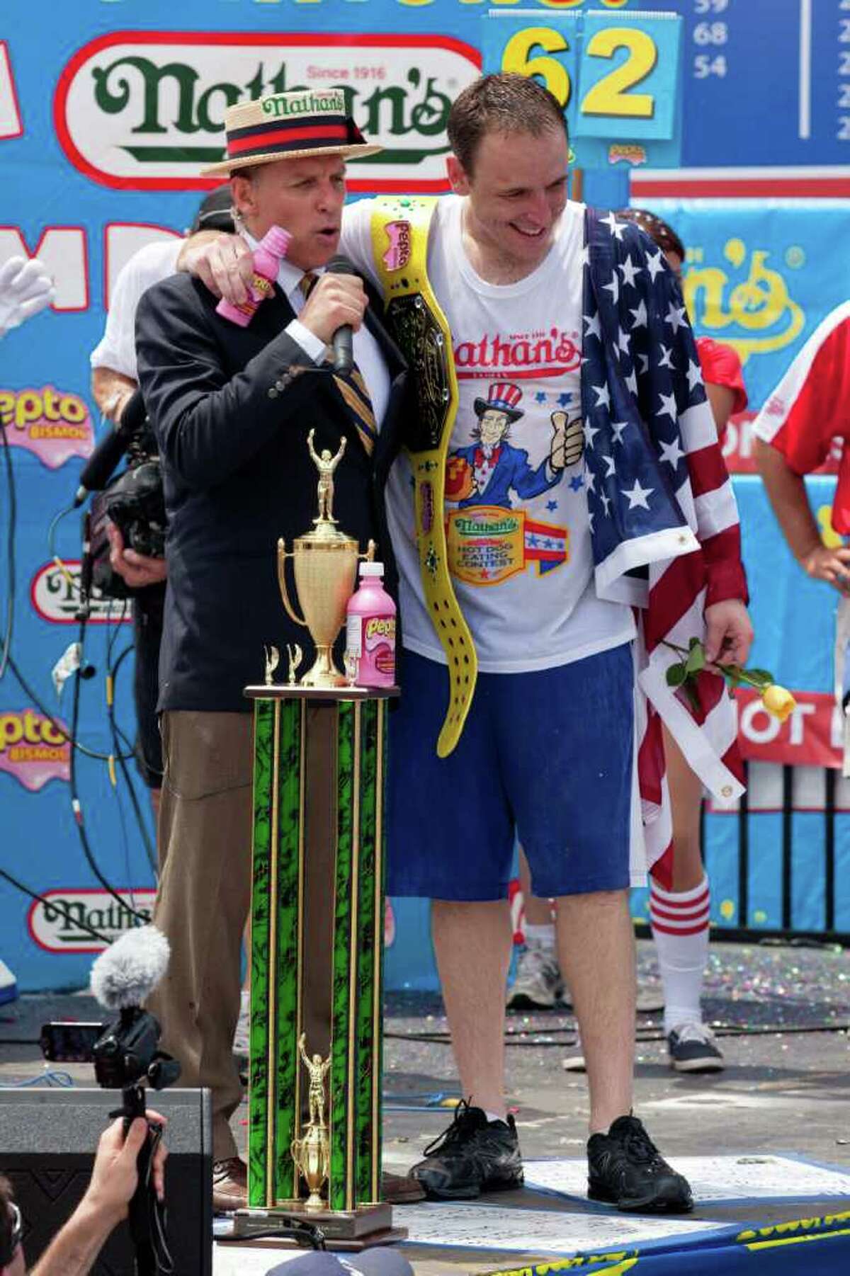Joey Chestnut chows down 5th hot dog contest win