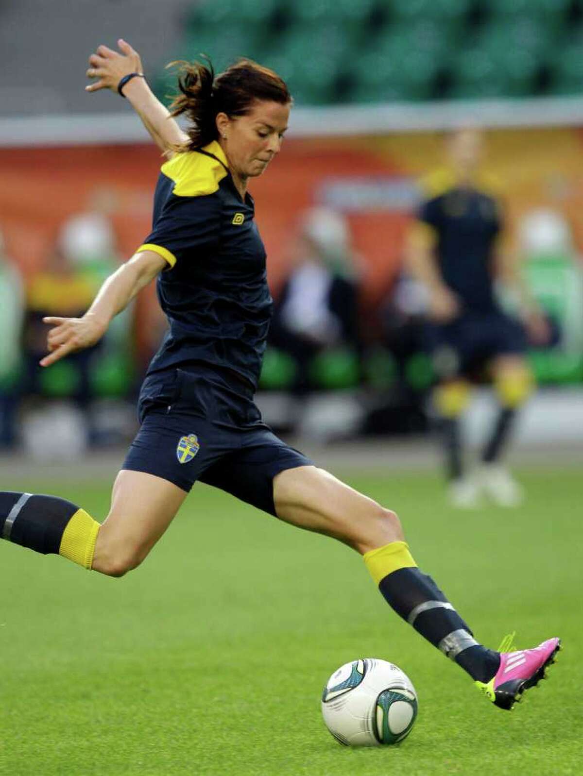 Coach rebuilds U.S. soccer team