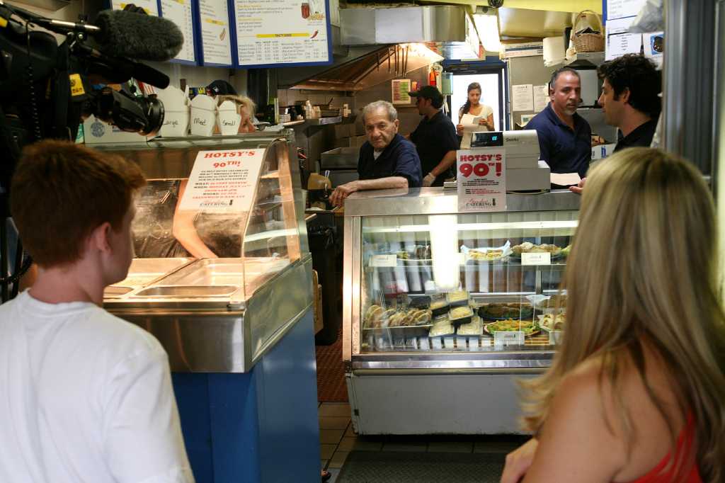 Early risers still hungry for Old Greenwich's 'Hotsy'