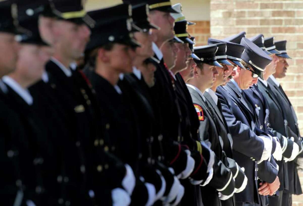 Hundreds attend funeral for Texas Rangers fan