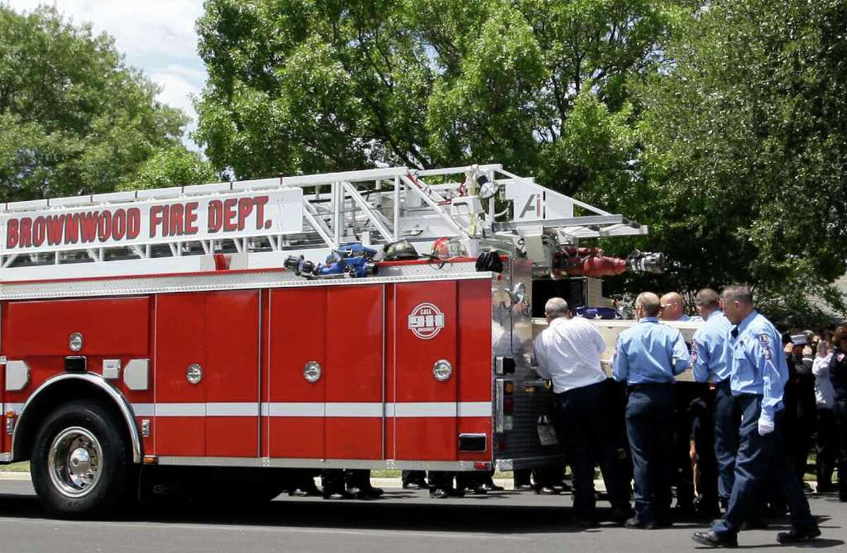 Hundreds attend funeral for Texas Rangers fan