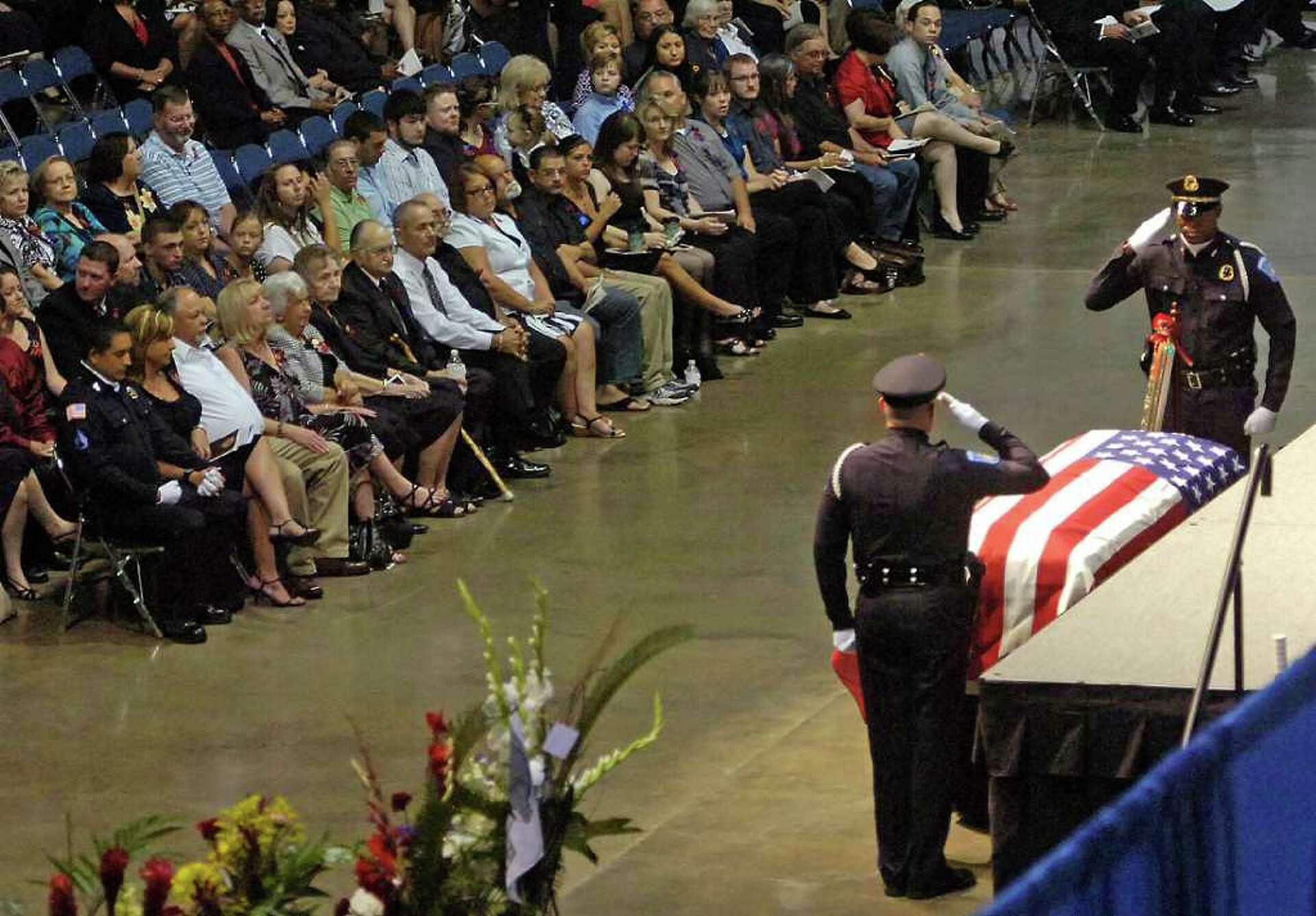 Beaumont officer killed in line of duty laid to rest