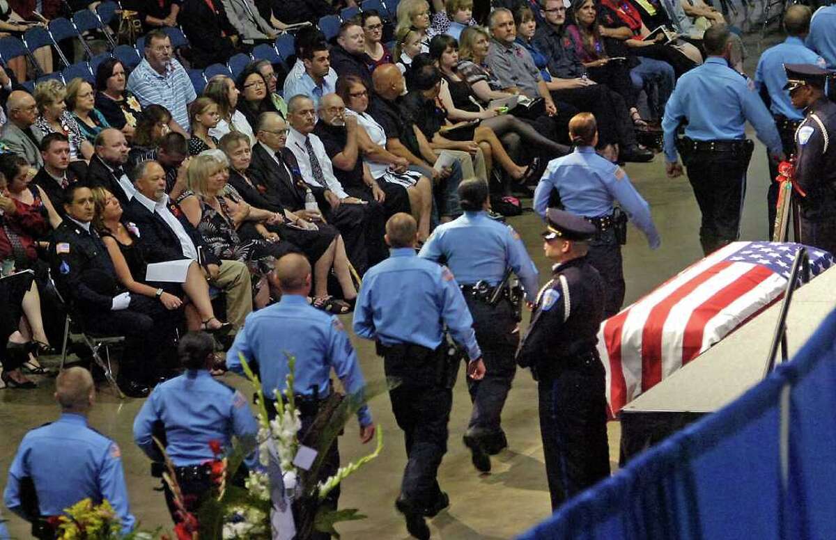 Beaumont officer killed in line of duty laid to rest