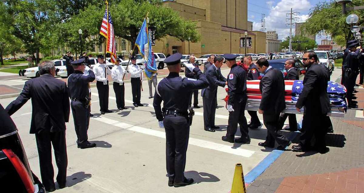 Beaumont officer killed in line of duty laid to rest