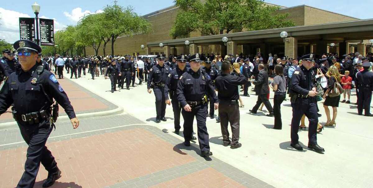 Beaumont officer killed in line of duty laid to rest